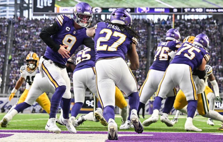 JJ McCarthy getting embarrassed early in Minnesota Vikings QB competition