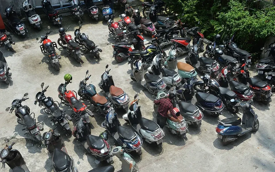 Electric two-wheeler sales stay strong amid fuel cost surge