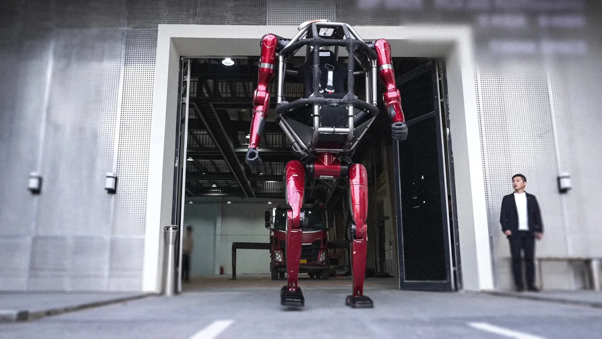 This Chinese mecha robot just smashed a wall with 1 punch. The real ...