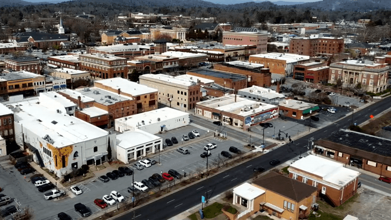 Hendersonville to host 35th antique show and three-week 7th Avenue Bee Hunt