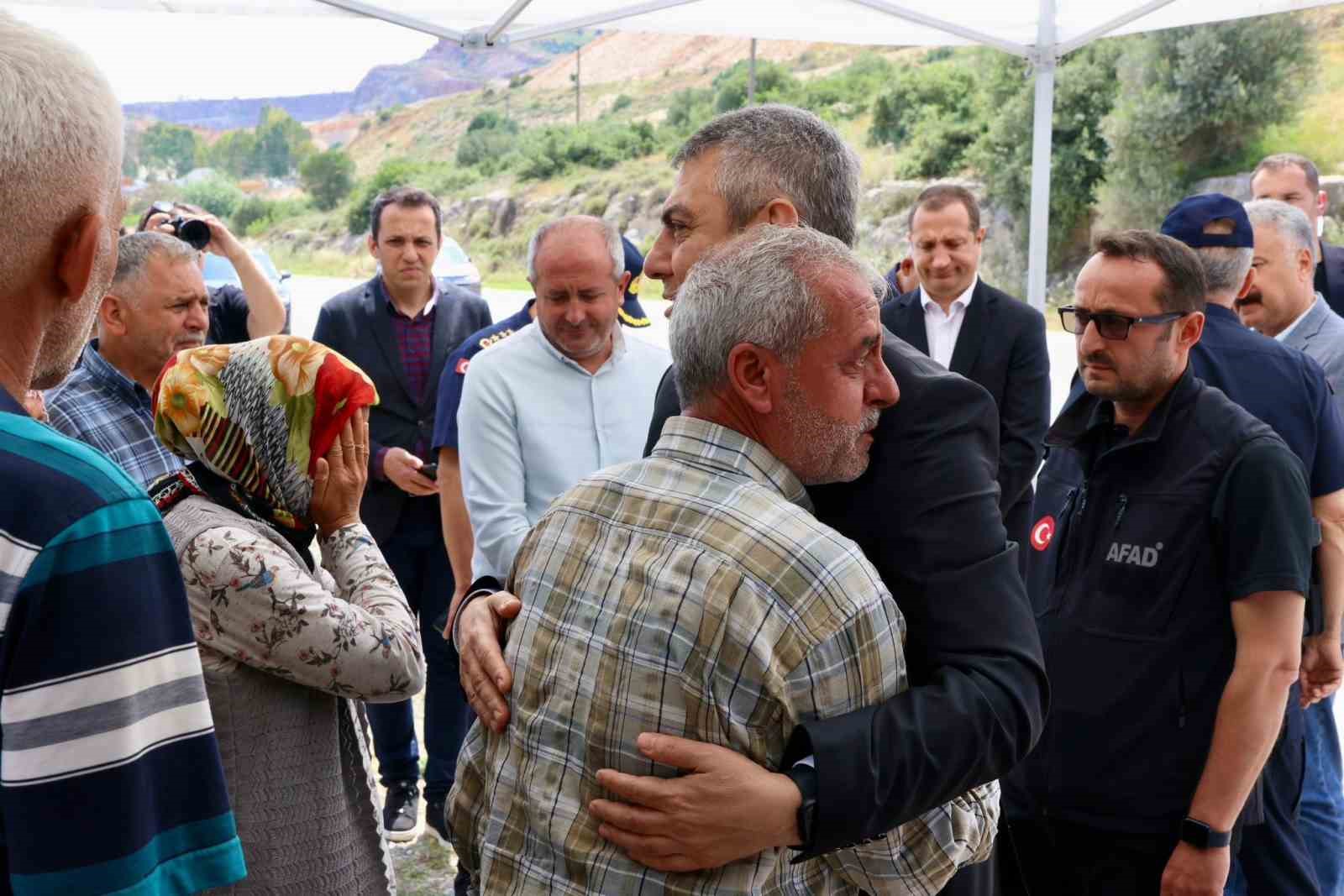 Tarsus’ta 4 gündür kayıp olan zihinsel engelli şahıs için dron destekli ...