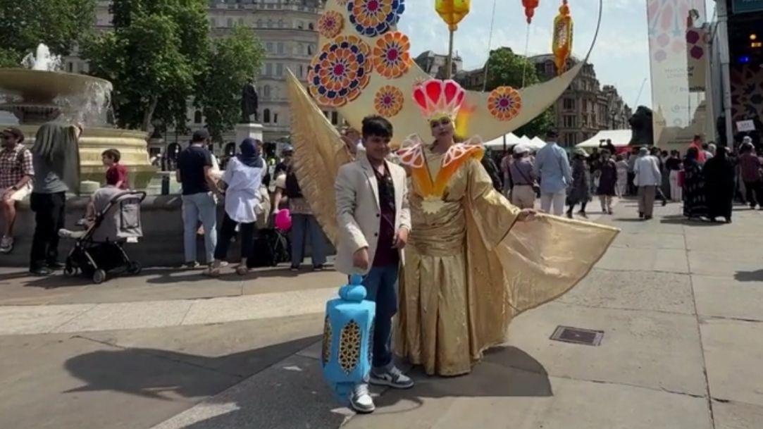 Hundreds celebrate Eid at Trafalgar Square