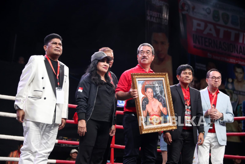 Dilelang di Pattimura Big Fight, lukisan Ellyas Pical dibeli gubernur ...
