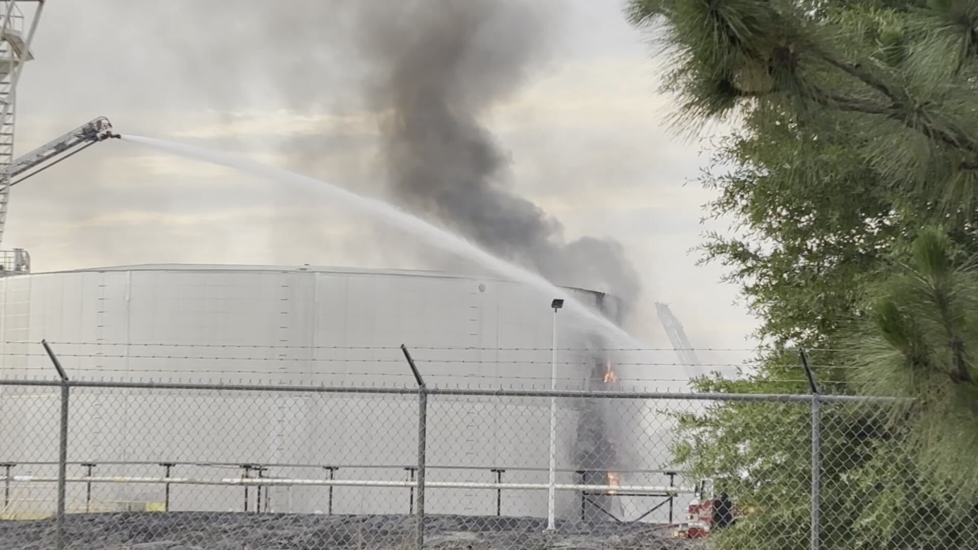Part of River Road shut down after large tank fire breaks out