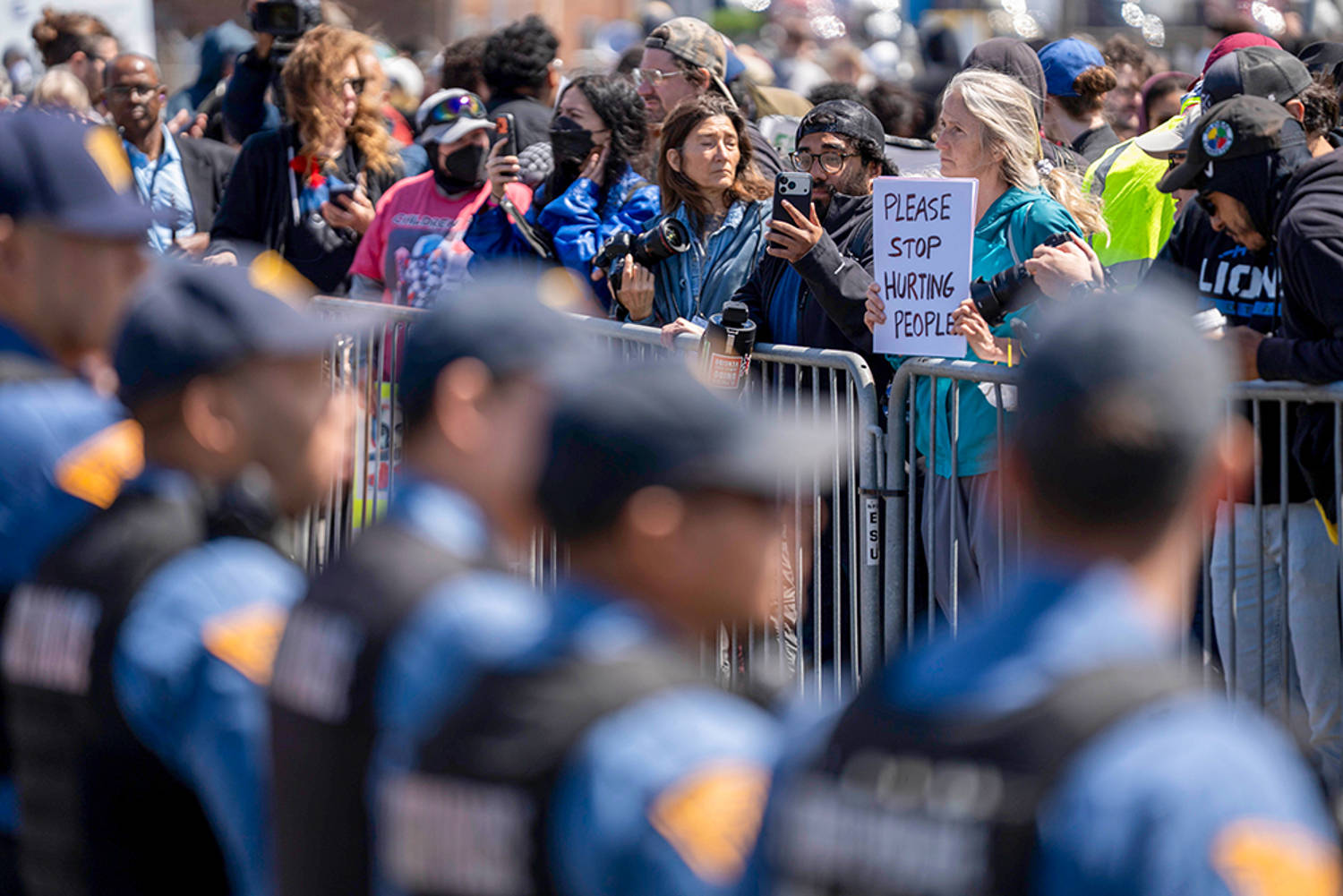 Dueling protests draw heavy police presence outside New Jersey ICE ...