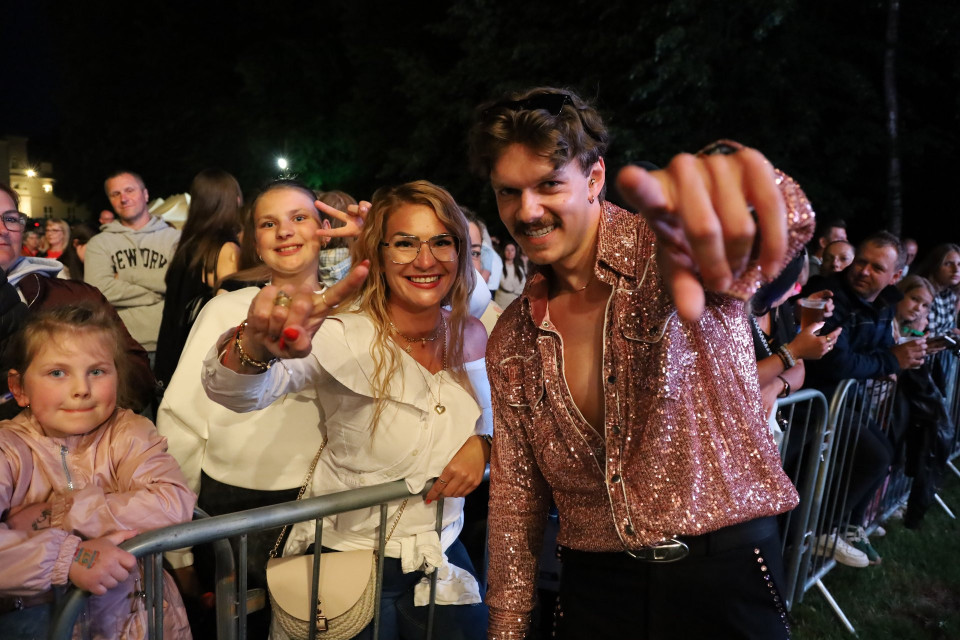 Disco polo party na zakończenie Dni Rakoniewic. Na scenie Dr Swag ...