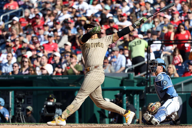 Finally! Fernando Tatis Jr. crushes a 451-foot drive for his first home ...