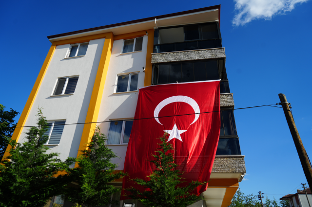 Sürücülerin canını kurtarmak isterken canından oldu!