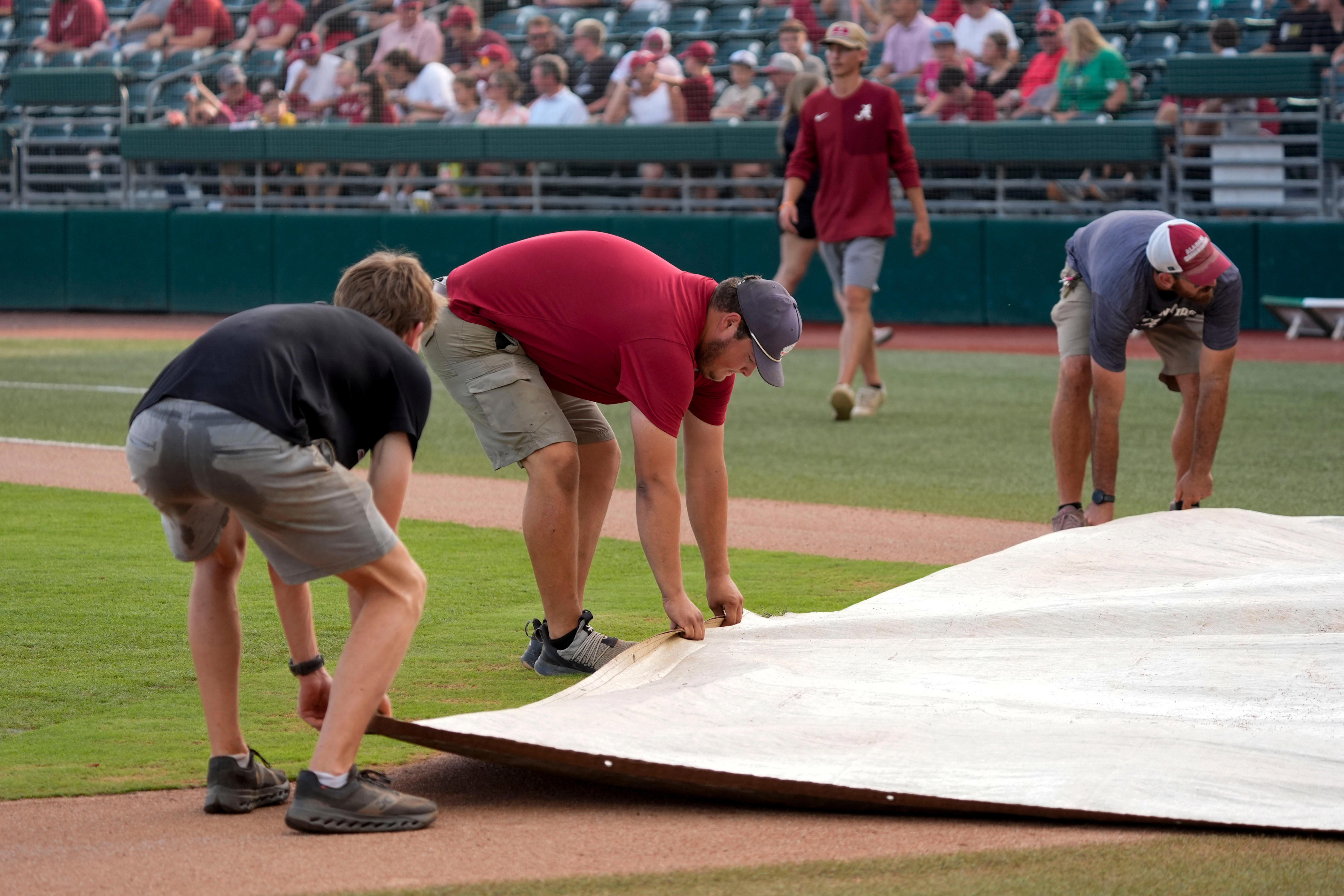 What to know about delay for Alabama baseball vs USC Upstate in NCAA ...