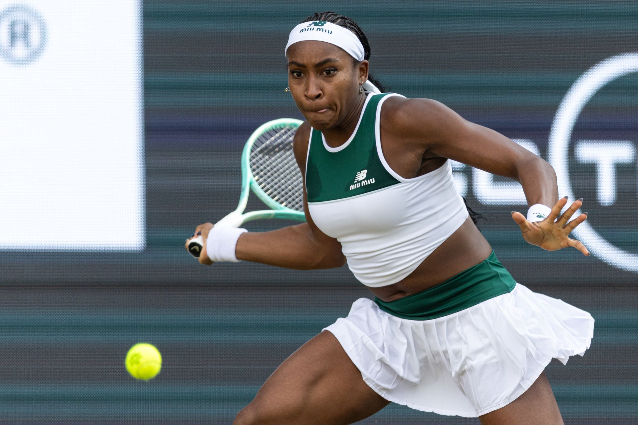 Defending champion Gauff crashes out in French Open third round
