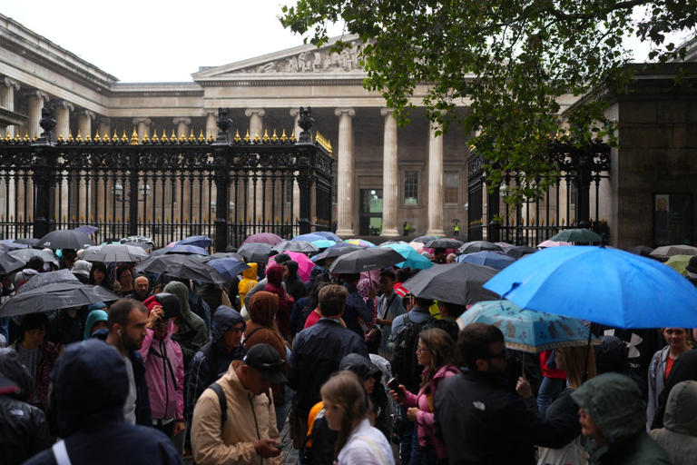 British Museum evacuated after 'suspicious device' found in toilet