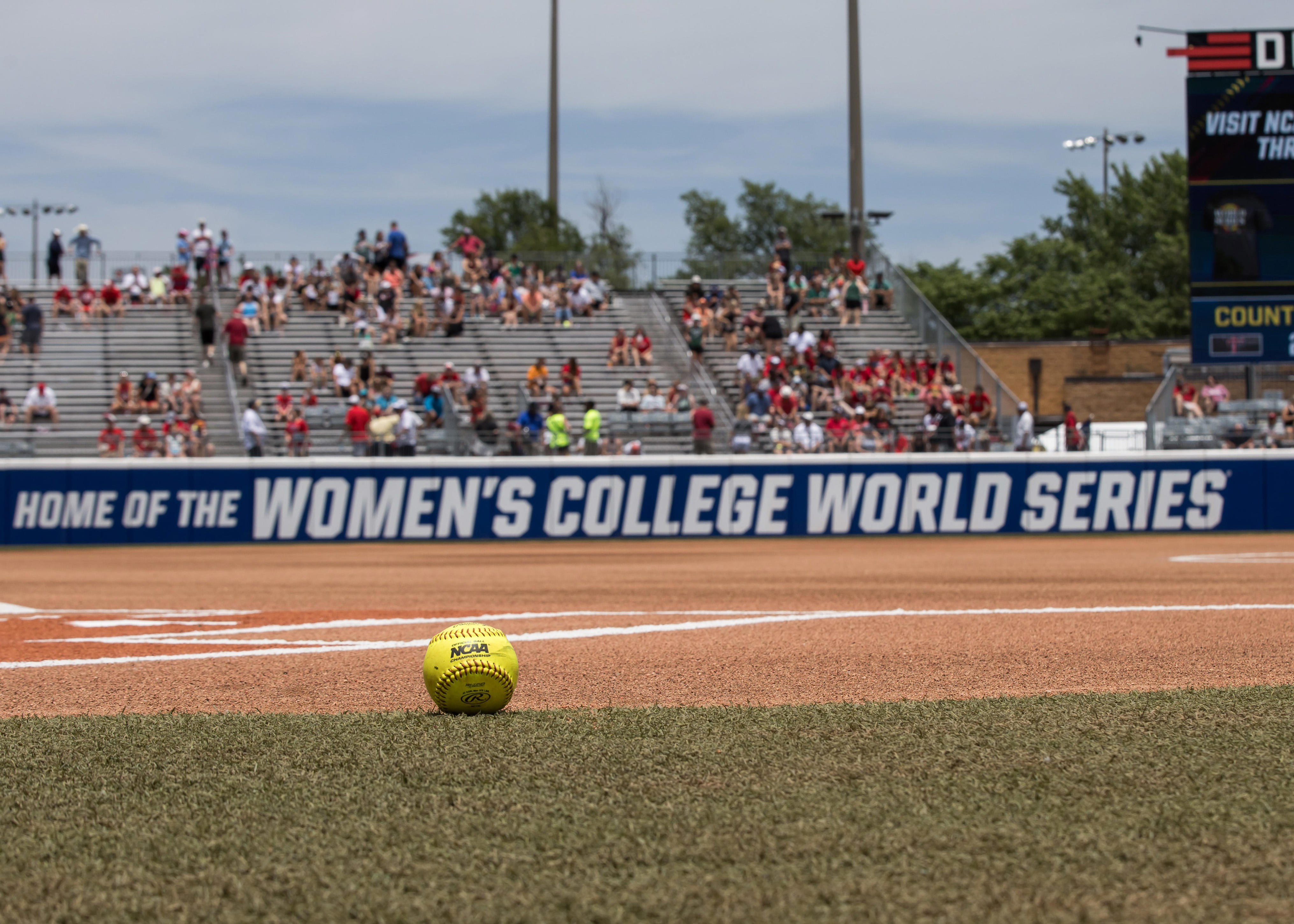 Alabama softball vs Nebraska in Women's College World Series: Tide ...