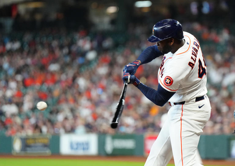 Astros surge past Brewers 9-2 as Christian Walker and Jeremy Peña go deep