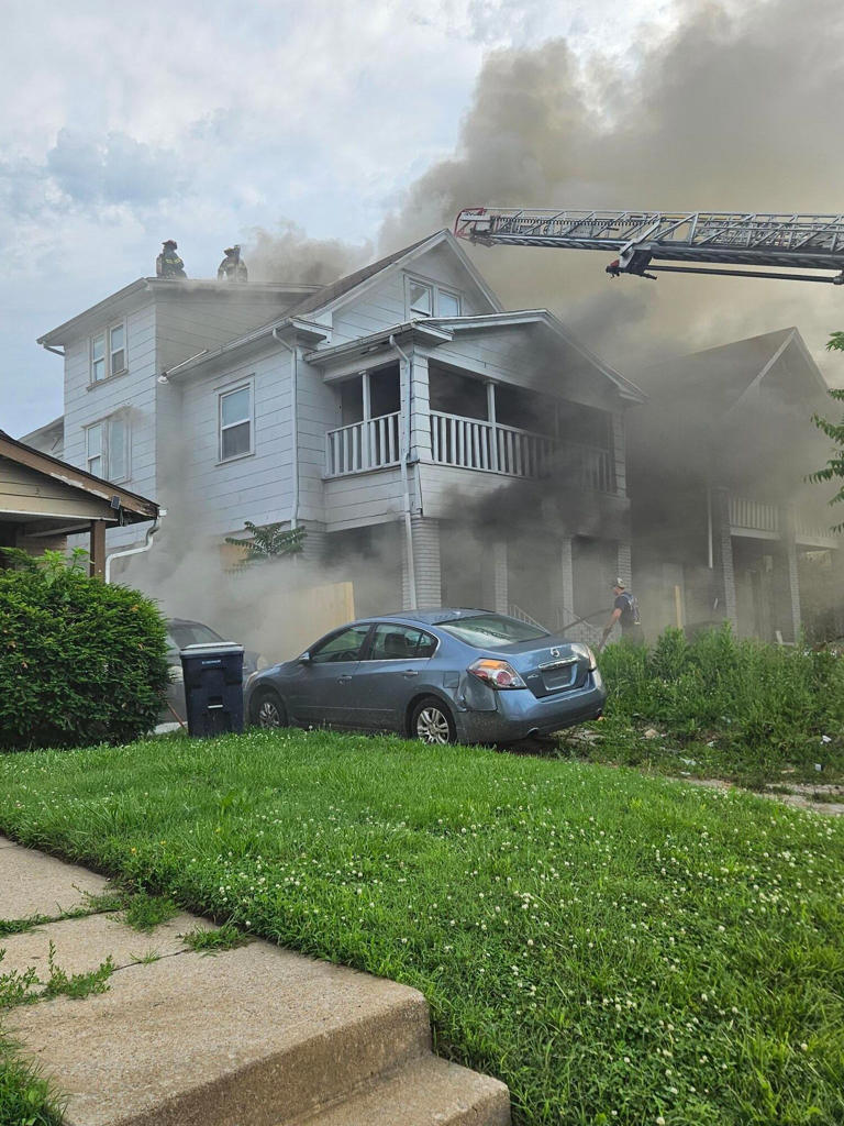 Three Kansas City firefighters injured while battling apartment fire