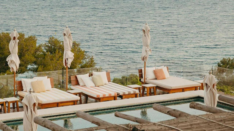 De Saint-Tropez à la Normandie, les plus belles plages privées de ...