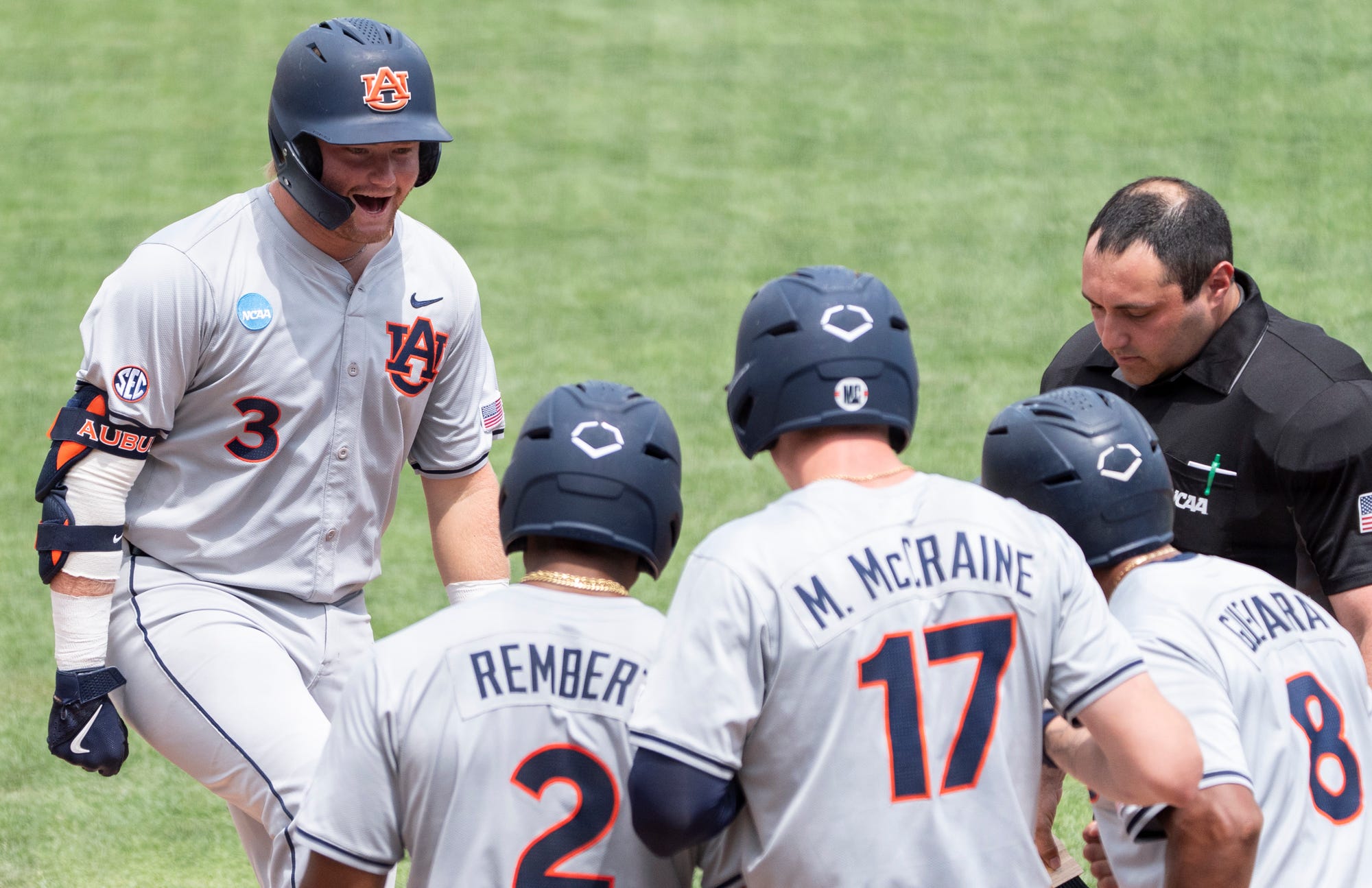 Auburn baseball wins slugfest vs NC State, stays alive in NCAA ...