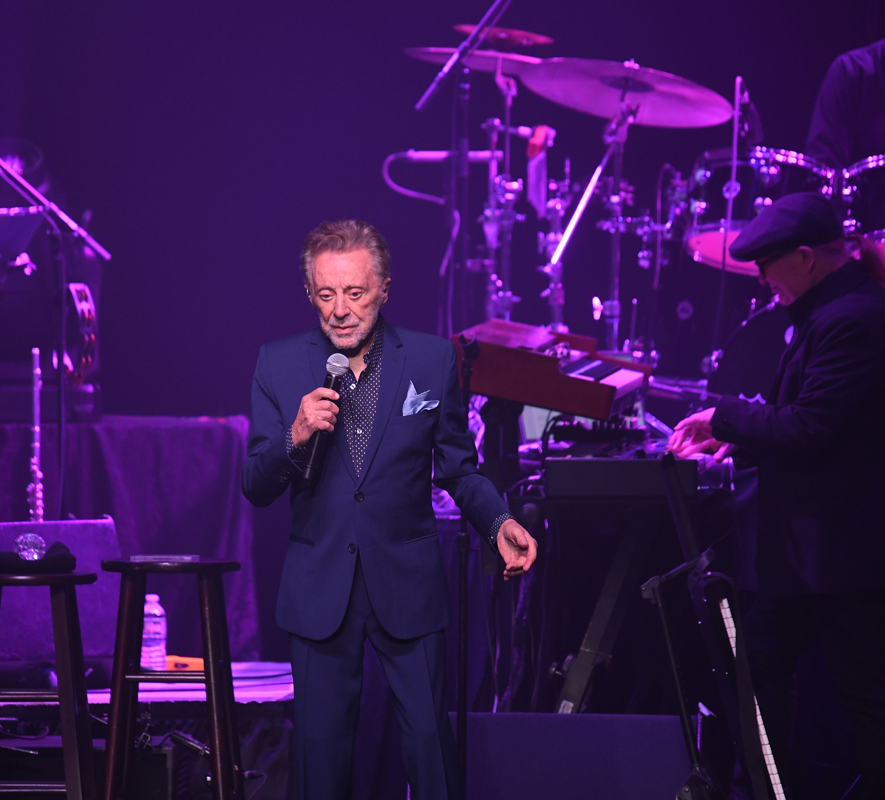 Frankie Valli ends Four Seasons’ farewell tour, citing health concerns