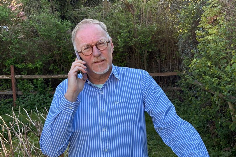 Cotswold villages where mobile signal is so bad people have to use home ...