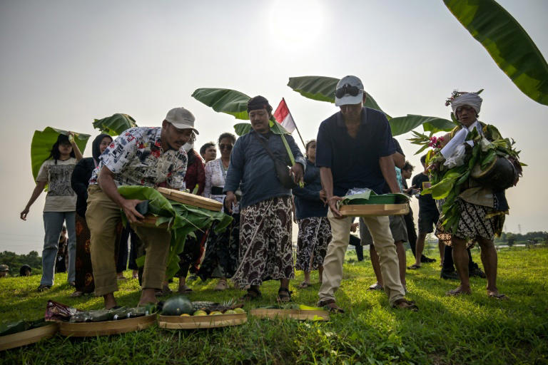 Two decades later, impacts from Indonesia mud volcano linger
