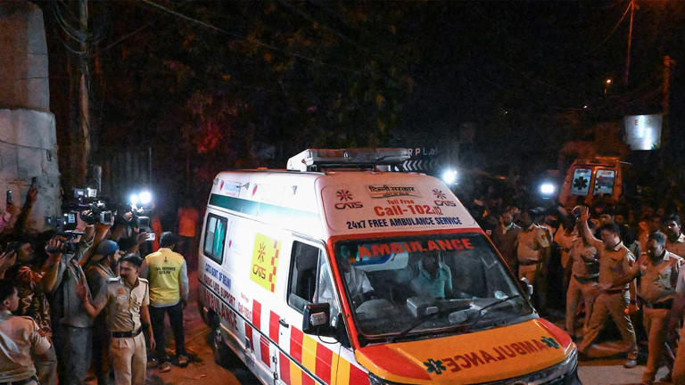 Delhi: 2 dead, 3 critical after building collapses in Mehrauli area