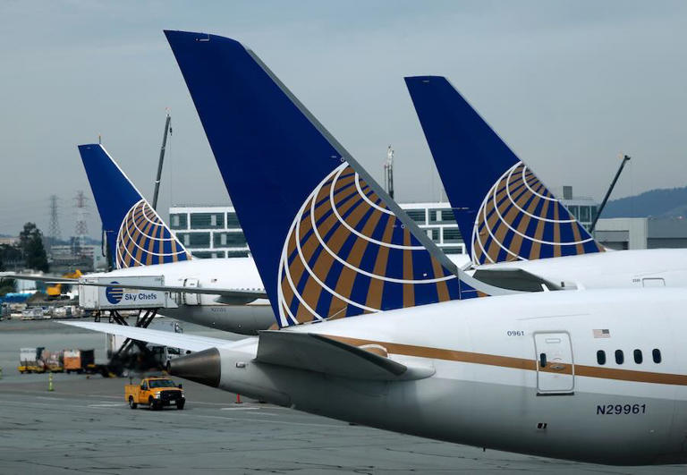 United flight diverted to Wisconsin after passenger’s 'multiple ...