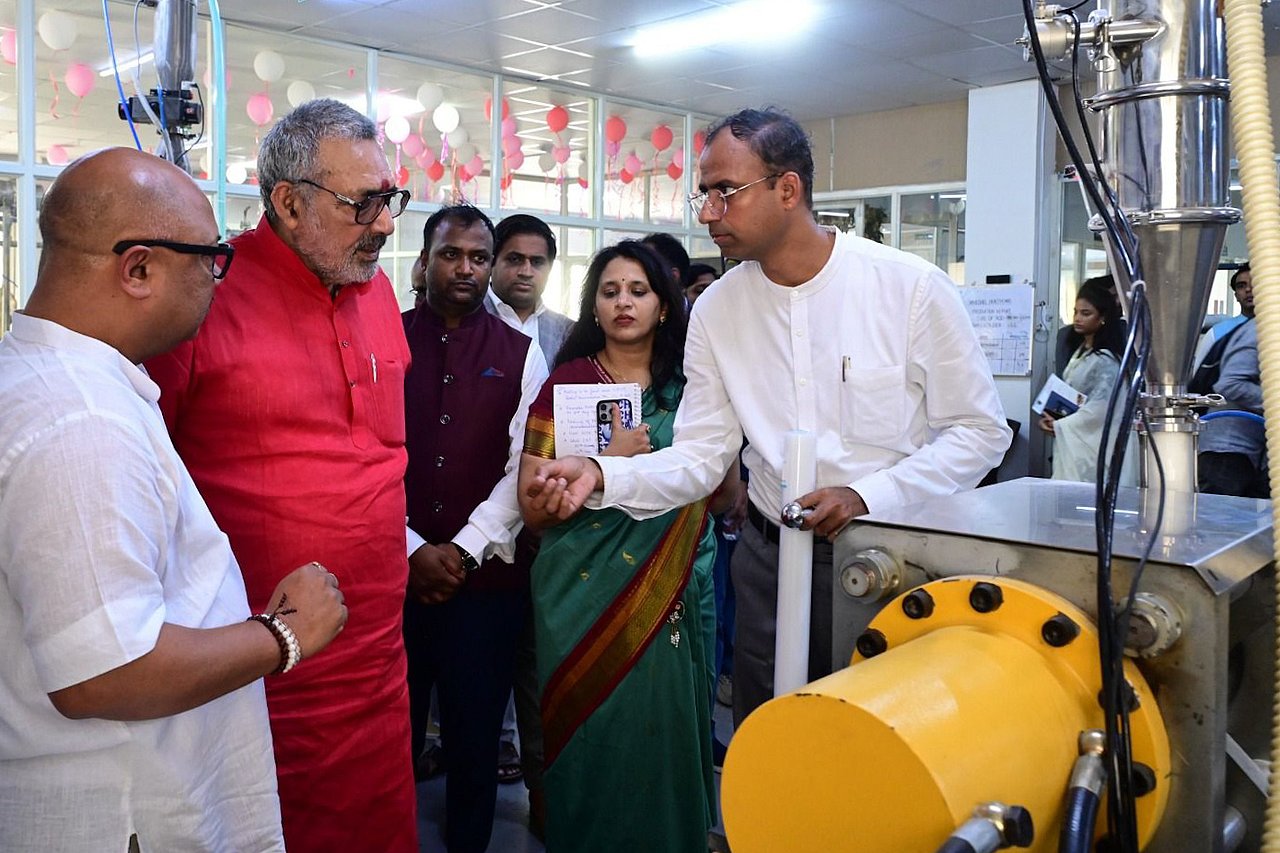 Union Minister Giriraj inaugurates medical textiles testing lab at AMTZ