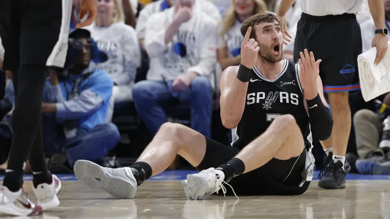 How Luke Kornet swung Game 7 back toward Spurs with massive chasedown block