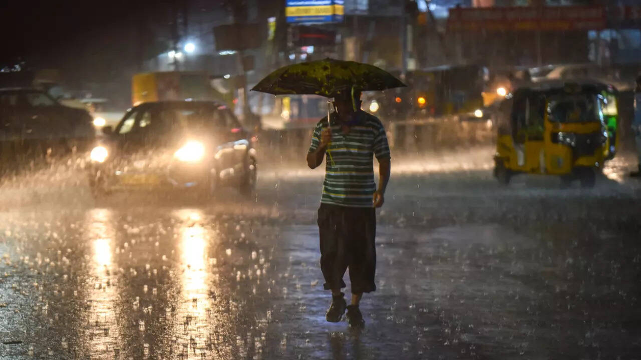 Will it rain in Delhi today? Check latest weather forecast, temperature ...