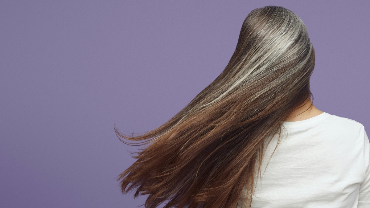 Grey hair before 30s? This silent vitamin deficiency could be the reason