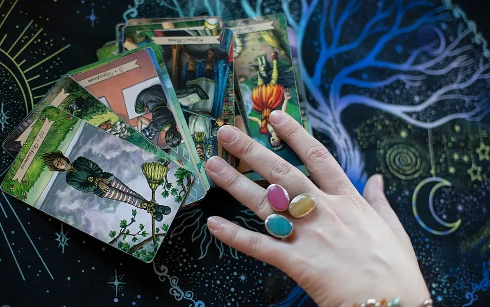 Weekly tarot horoscope blends planetary shifts and zodiac tips