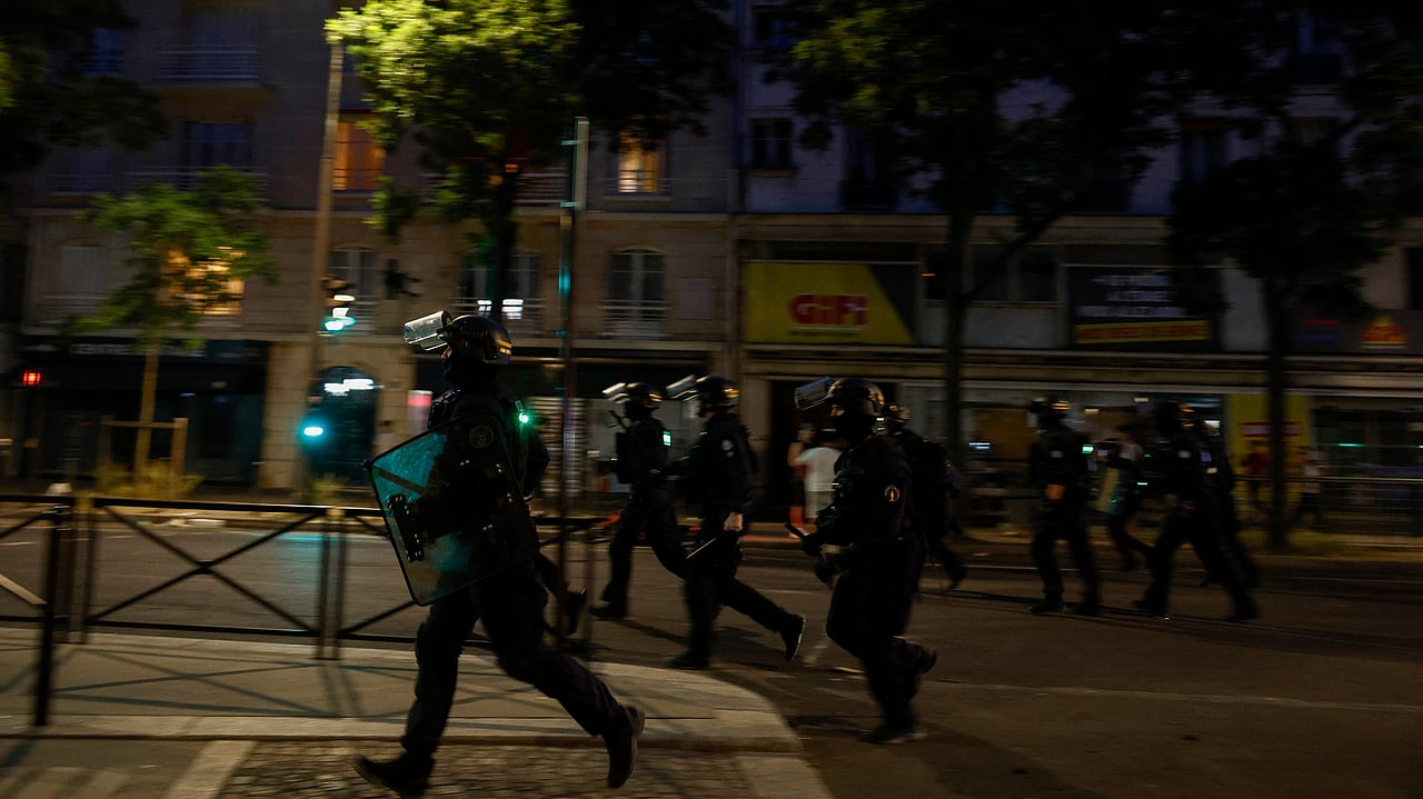 Hundreds arrested as clashes erupt in Paris on PSG victory night