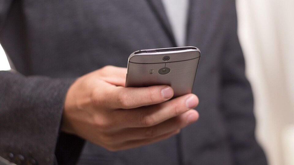 From live translation to call summaries: 12 AI features hidden in your ...