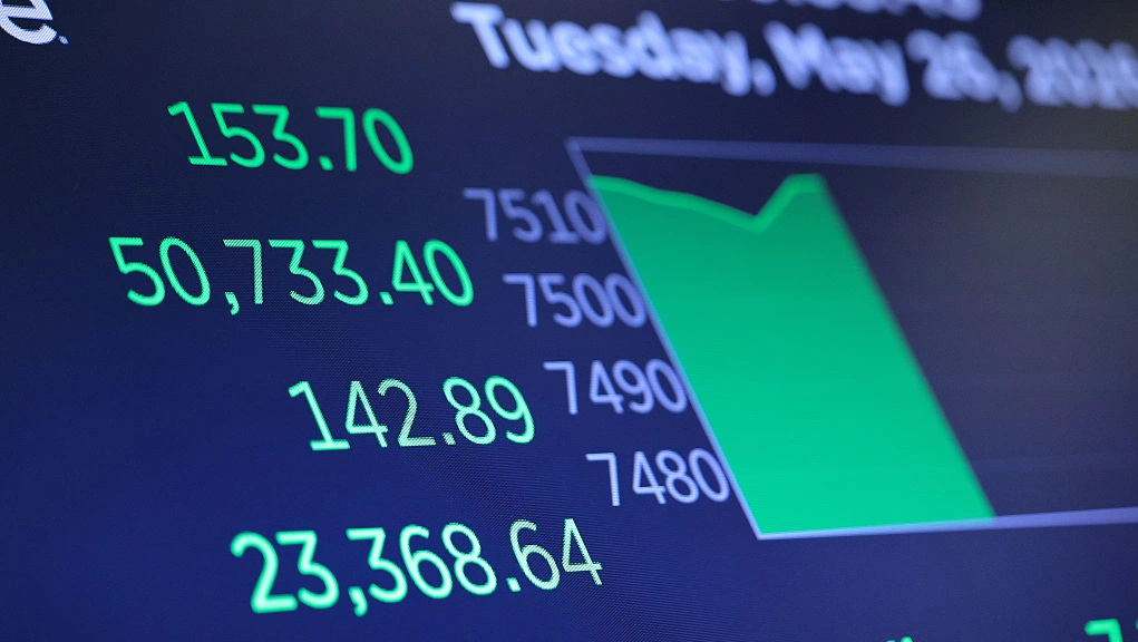 How wealth shapes early retirement