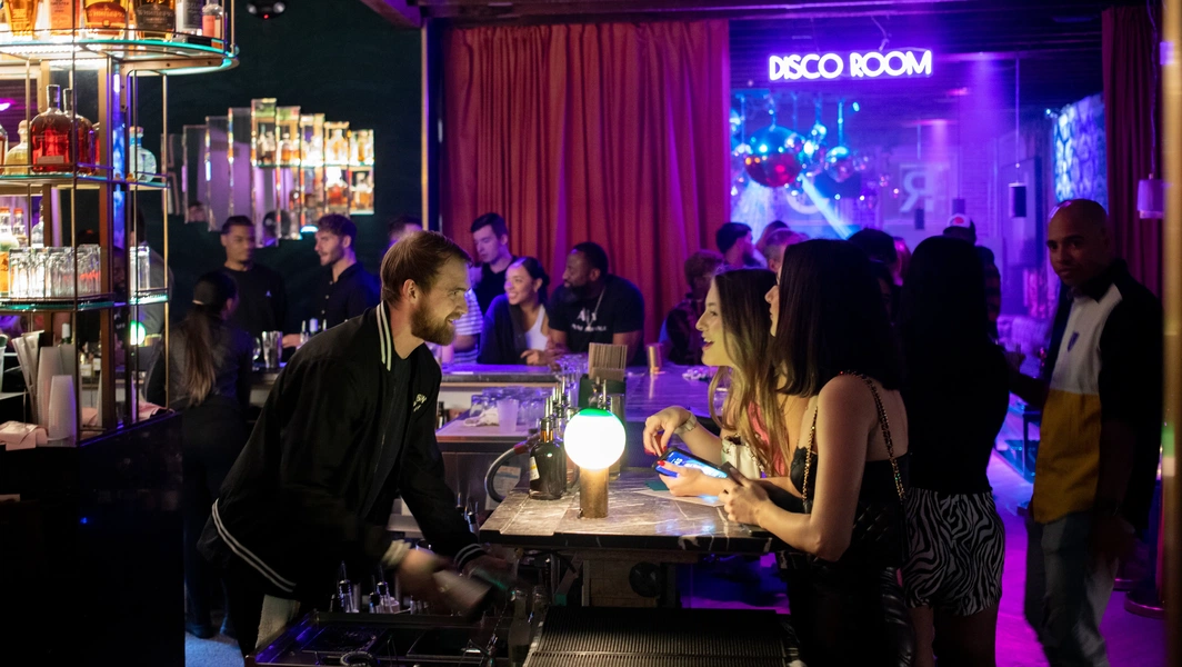 15 things never to say to a bartender