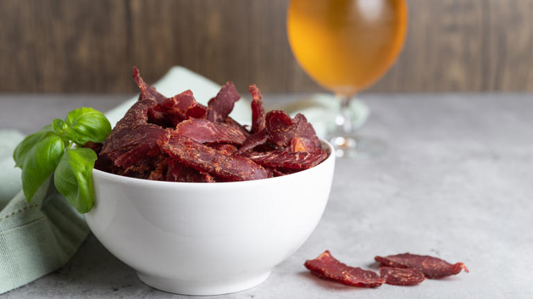 Want to make homemade beef jerky? Here's what you need to know about ...