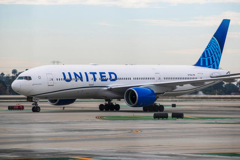 A Bluetooth speaker named "BOMB" ruined everyone's flight to Mallorca
