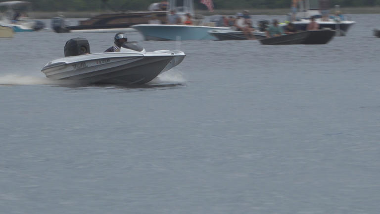 Wake the Dog drag boat racing returns to Pascagoula River despite parts ...