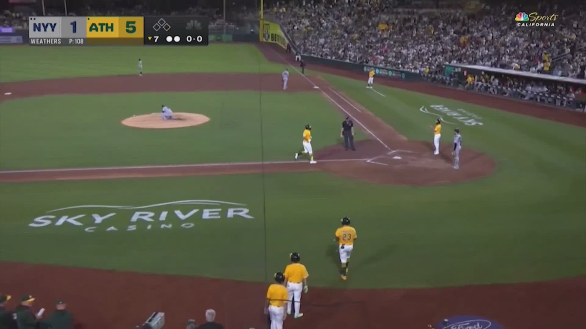 Athletics finally break through against Yankees before another sellout ...