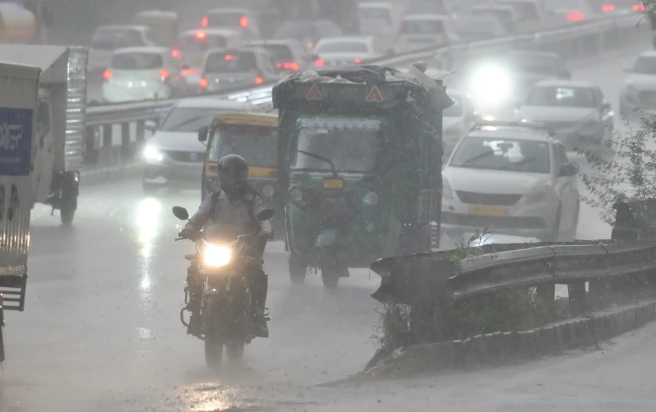 Fierce storms end Delhi heatwave with rare 10°C drop