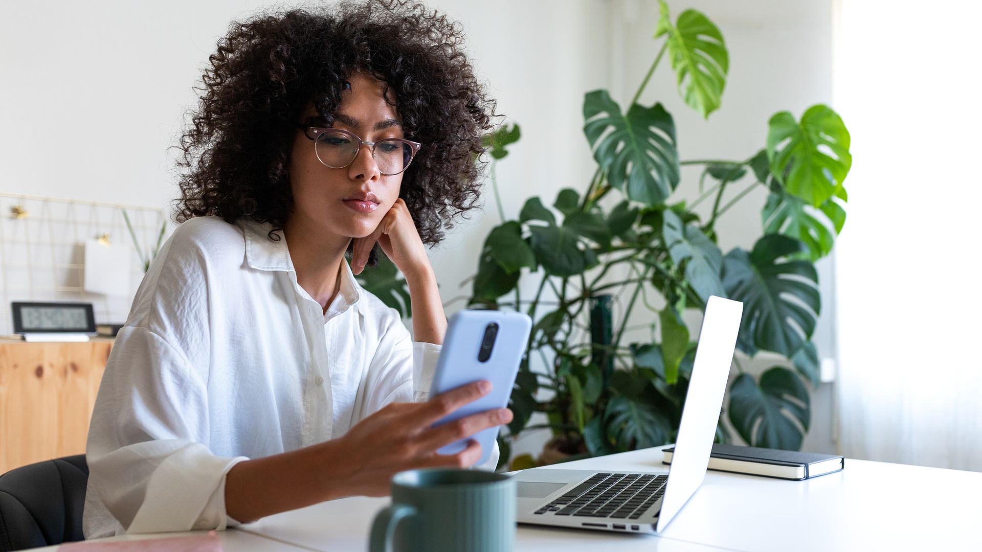 Psychology says people who take a long time to reply on WhatsApp may be ...