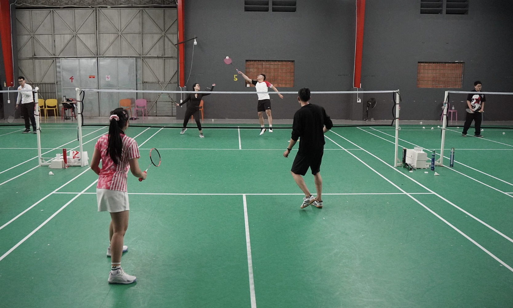 Vietnamese turn to late-night sports as workdays grow busier