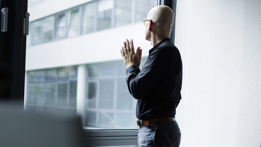 Chronic work stress linked to lasting heart and mental damage