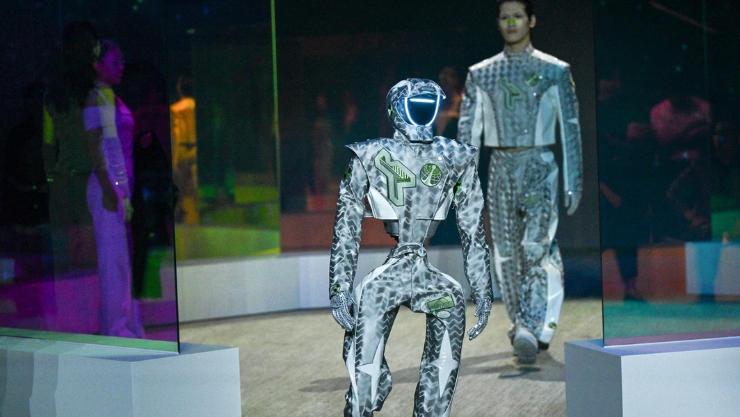 Seoul's humanoid runway show signals shift in fashion's future