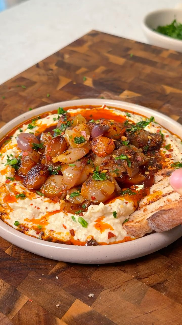 Creamy Hummus Topped With Sweet Sweet Caramelized Pearl Onions