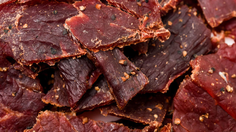 Want to make homemade beef jerky? Here's what you need to know about ...