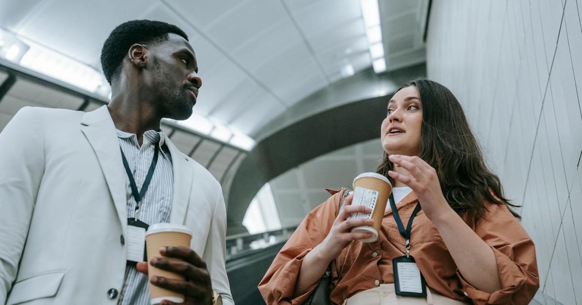 11 phrases awkward people say that instantly make conversations weird