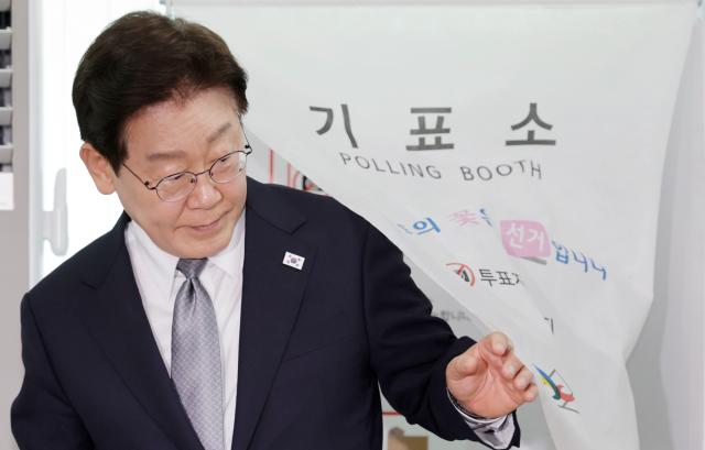 [이재명 정부 1년] 글로벌 경제 위기 속 실용·성과주의 通했다