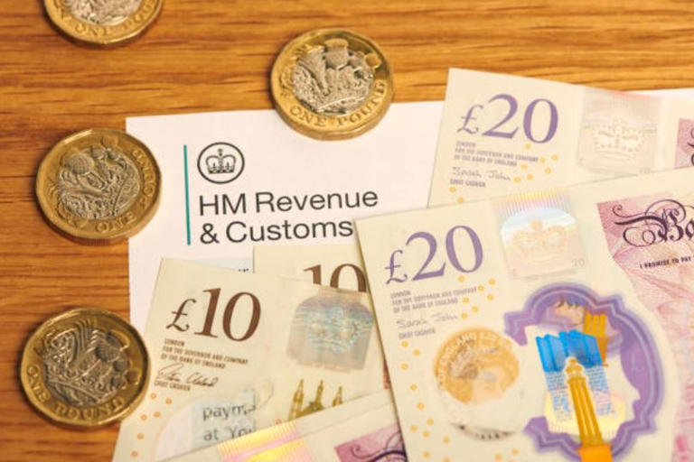 HMRC sending Child Benefit claimants £216 in June due to Monday or ...