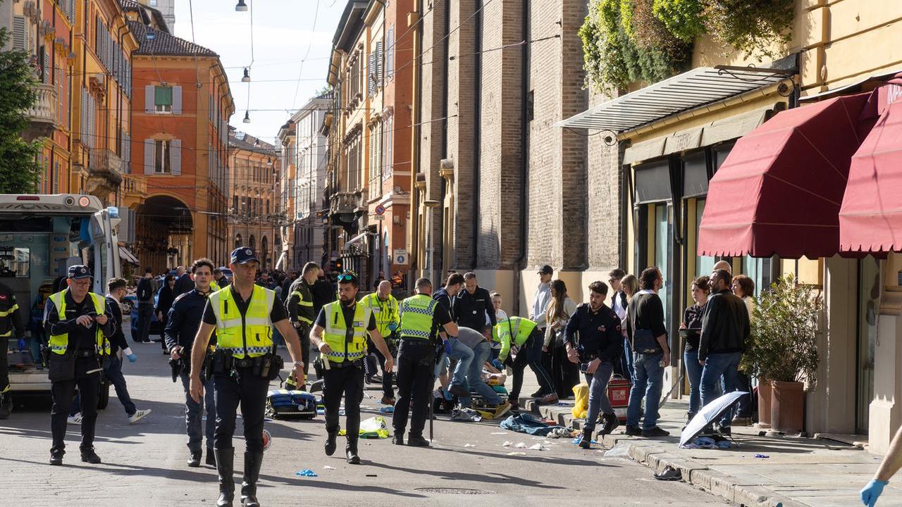 Auto sulla folla a Modena, raccolti 14mila euro per le vittime