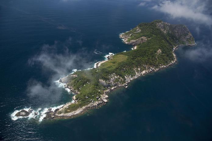Las 5 islas más peligrosas del mundo y cómo visitarlas